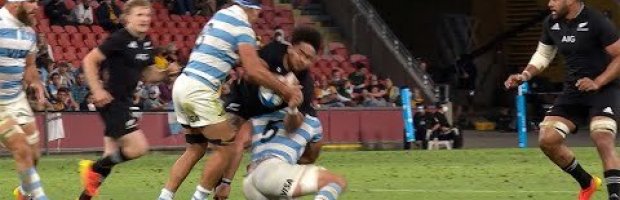 Rare scenes as Ofa Tu'ungafasi gets FOLDED | Ultimate Rugby Players ...