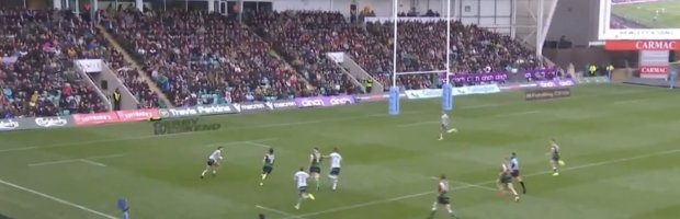 Fin Smith with the opening try of the game thanks to Alex Mitchell ...